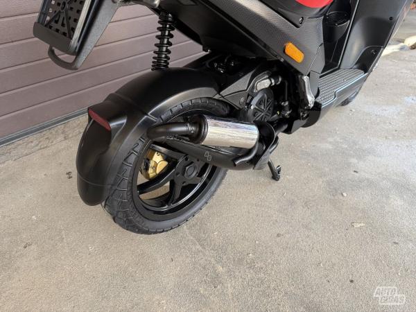 Melns Piaggio NRG 2015 Kauņa, ar dzinēja tilpumu 0.05 L un nobraukumu 16 tūkst. km par 1650 €, foto 3 vietnē AUTOMOTO.COM.LV