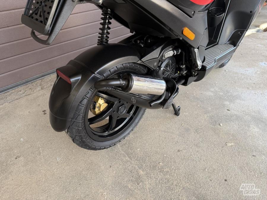 Melns Piaggio NRG 2015 Kauņa, ar dzinēja tilpumu 0.05 L un nobraukumu 16 tūkst. km par 1650 €, foto 4 vietnē AUTOMOTO.COM.LV
