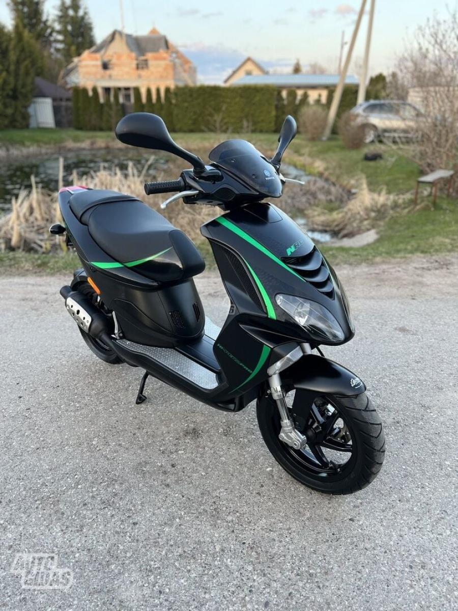 Black Piaggio NRG 2015 in Prienai, with an engine capacity of 0.05 L and mileage of 13 thousand km for 1750 €, photo 1 on AUTOMOTO.COM.LV