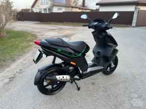 Black Piaggio NRG 2015 in Prienai, with an engine capacity of 0.05 L and mileage of 13 thousand km for 1750 €, photo 8 on AUTOMOTO.COM.LV