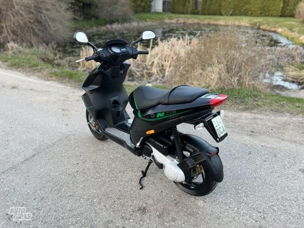 Black Piaggio NRG 2015 in Prienai, with an engine capacity of 0.05 L and mileage of 13 thousand km for 1750 €, photo 9 on AUTOMOTO.COM.LV