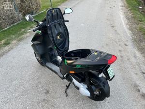 Black Piaggio NRG 2015 in Prienai, with an engine capacity of 0.05 L and mileage of 13 thousand km for 1750 €, photo 16 on AUTOMOTO.COM.LV