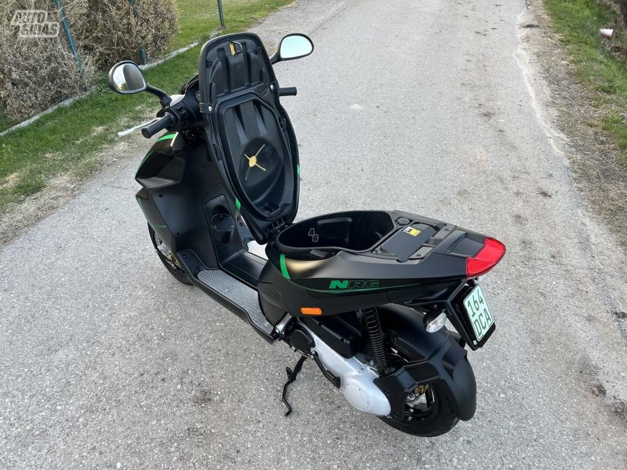 Black Piaggio NRG 2015 in Prienai, with an engine capacity of 0.05 L and mileage of 13 thousand km for 1750 €, photo 16 on AUTOMOTO.COM.LV