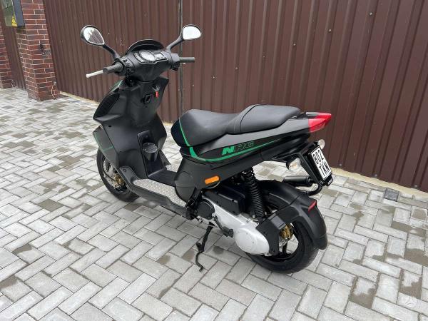Черный Piaggio NRG 2015 в Каунас, объемом двигателя 49.00 л и пробегом 13 тыс. км за 1550 €, фото 5 на AUTOMOTO.COM.LV