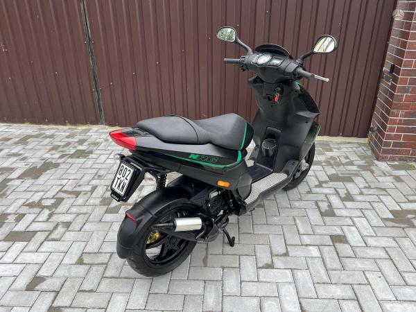 Черный Piaggio NRG 2015 в Каунас, объемом двигателя 49.00 л и пробегом 13 тыс. км за 1550 €, фото 6 на AUTOMOTO.COM.LV