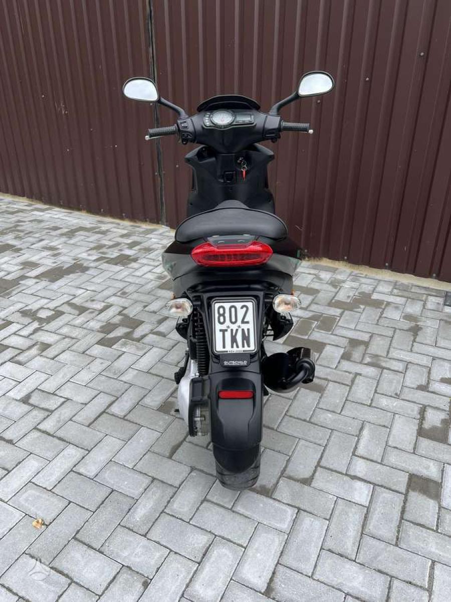 Черный Piaggio NRG 2015 в Каунас, объемом двигателя 49.00 л и пробегом 13 тыс. км за 1550 €, фото 8 на AUTOMOTO.COM.LV