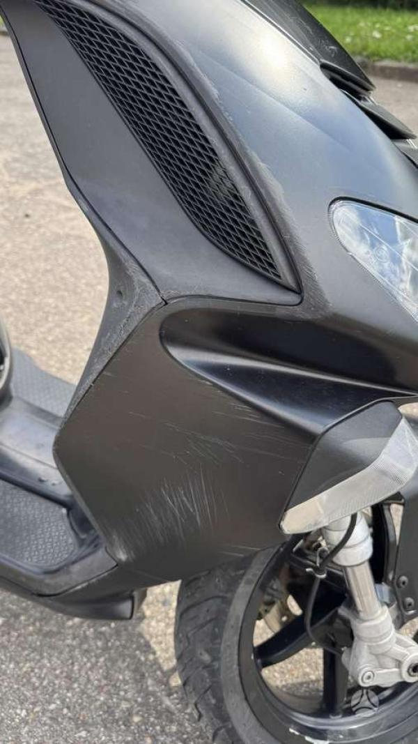 Black Piaggio NRG 2015 in Kaunas, with an engine capacity of 70.00 L and mileage of 30 thousand km for 1250 €, photo 6 on AUTOMOTO.COM.LV