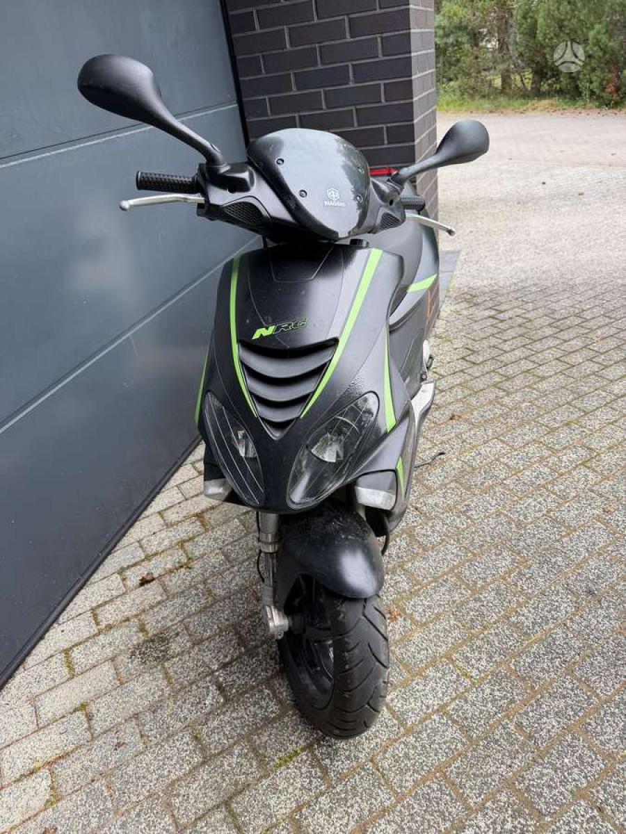 Black Piaggio NRG 2015 in Klaipeda, with an engine capacity of 49.00 L and mileage of 28 thousand km for 1550 €, photo 4 on AUTOMOTO.COM.LV
