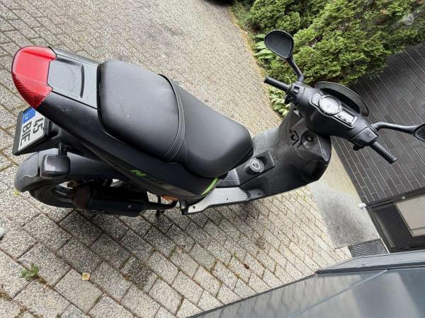 Black Piaggio NRG 2015 in Klaipeda, with an engine capacity of 49.00 L and mileage of 28 thousand km for 1550 €, photo 5 on AUTOMOTO.COM.LV