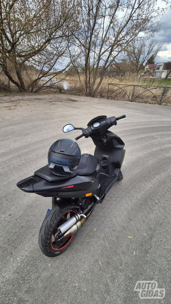 Black Piaggio NRG 2016 in Panevezys, with an engine capacity of 0.05 L and mileage of 18 thousand km for 1200 €, photo 4 on AUTOMOTO.COM.LV