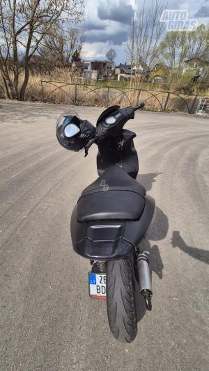 Black Piaggio NRG 2016 in Panevezys, with an engine capacity of 0.05 L and mileage of 18 thousand km for 1200 €, photo 7 on AUTOMOTO.COM.LV