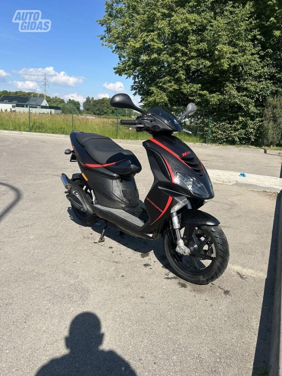 Melns Piaggio NRG 2017 Kauņa, ar dzinēja tilpumu 0.05 L un nobraukumu 14 tūkst. km par 1500 €, foto 3 vietnē AUTOMOTO.COM.LV