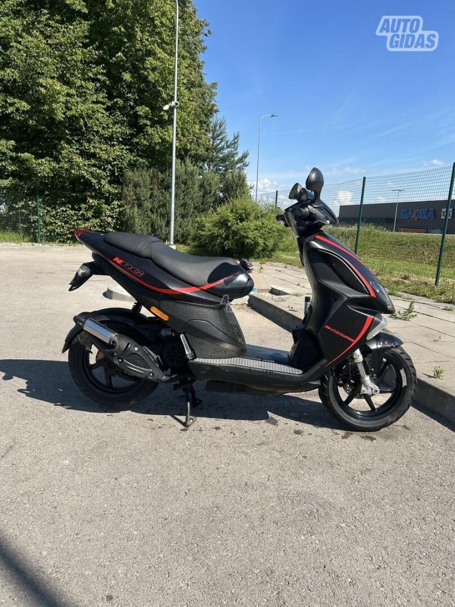 Melns Piaggio NRG 2017 Kauņa, ar dzinēja tilpumu 0.05 L un nobraukumu 14 tūkst. km par 1500 €, foto 4 vietnē AUTOMOTO.COM.LV