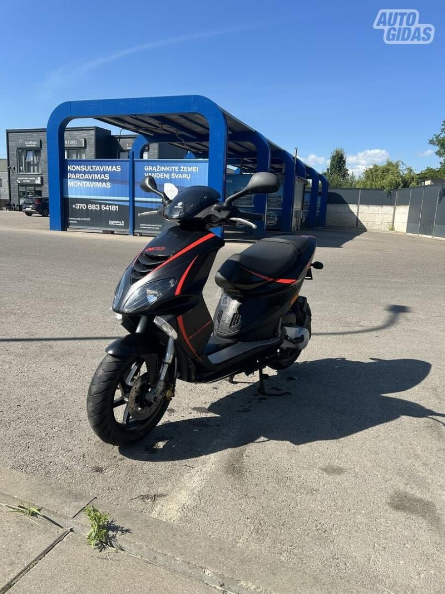 Melns Piaggio NRG 2017 Kauņa, ar dzinēja tilpumu 0.05 L un nobraukumu 14 tūkst. km par 1500 €, foto 9 vietnē AUTOMOTO.COM.LV