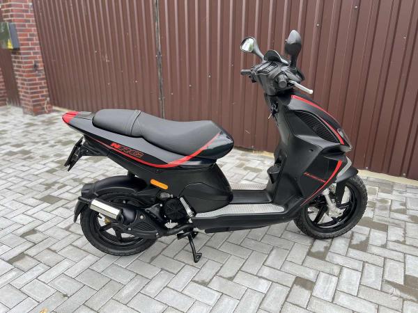 Черный Piaggio NRG 2017 в Каунас, объемом двигателя 49.00 л и пробегом 15 тыс. км за 1550 €, фото 5 на AUTOMOTO.COM.LV