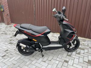 Black Piaggio NRG 2017 in Kaunas, with an engine capacity of 49.00 L and mileage of 15 thousand km for 1550 €, photo 6 on AUTOMOTO.COM.LV