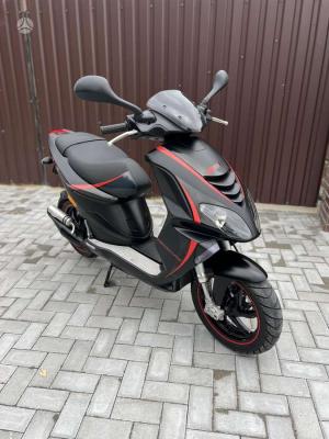 Black Piaggio NRG 2017 in Kaunas, with an engine capacity of 49.00 L and mileage of 15 thousand km for 1550 €, photo 15 on AUTOMOTO.COM.LV