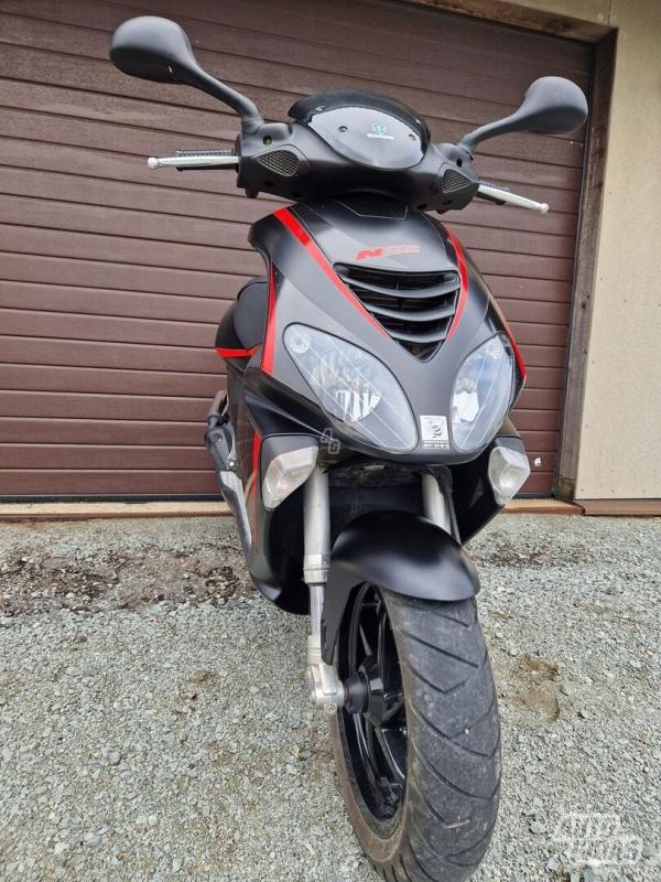 Black Piaggio NRG 2017 in Kaunas, with an engine capacity of 0.05 L and mileage of 25 thousand km for 1150 €, photo 1 on AUTOMOTO.COM.LV