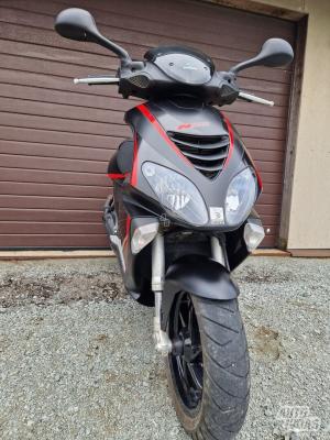 Black Piaggio NRG 2017 in Kaunas, with an engine capacity of 0.05 L and mileage of 25 thousand km for 1150 €, photo  on AUTOMOTO.COM.LV