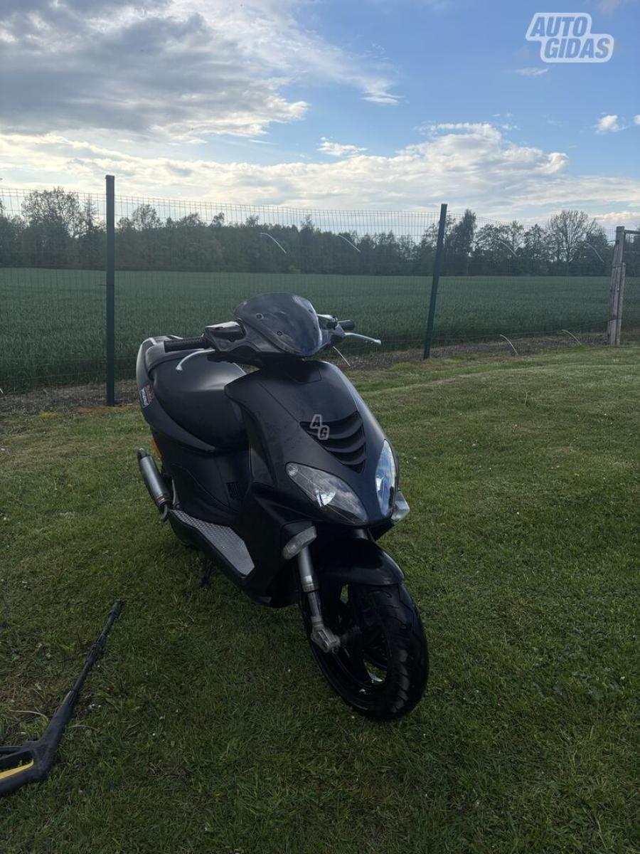 Black Piaggio NRG 2017 in Mazeikiai, with an engine capacity of 0.07 L and mileage of 0 thousand km for 1100 €, photo 1 on AUTOMOTO.COM.LV