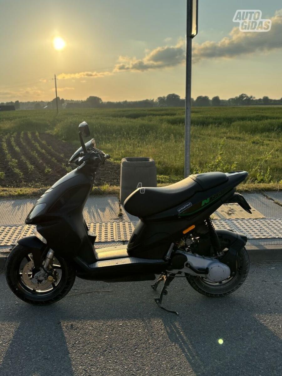 Black Piaggio NRG 2017 in Mazeikiai, with an engine capacity of 0.07 L and mileage of 0 thousand km for 1100 €, photo 5 on AUTOMOTO.COM.LV