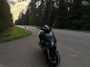 Black Piaggio NRG 2017 in Mazeikiai, with an engine capacity of 0.07 L and mileage of 0 thousand km for 1100 €, photo 6 on AUTOMOTO.COM.LV