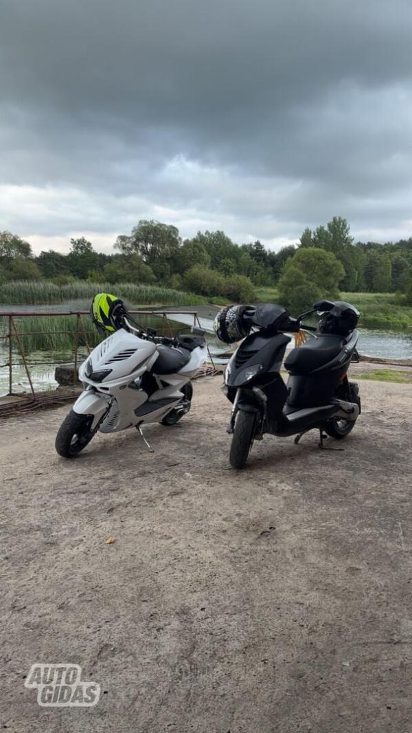Black Piaggio NRG 2017 in Mazeikiai, with an engine capacity of 0.07 L and mileage of 0 thousand km for 1100 €, photo 6 on AUTOMOTO.COM.LV