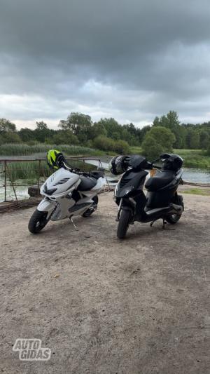 Black Piaggio NRG 2017 in Mazeikiai, with an engine capacity of 0.07 L and mileage of 0 thousand km for 1100 €, photo 7 on AUTOMOTO.COM.LV