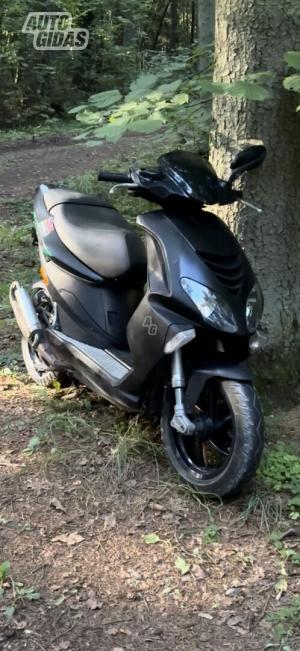 Black Piaggio NRG 2017 in Mazeikiai, with an engine capacity of 0.07 L and mileage of 0 thousand km for 1100 €, photo 8 on AUTOMOTO.COM.LV