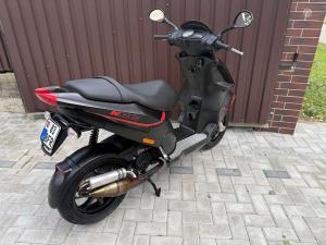 Черный Piaggio NRG 2017 в Каунас, объемом двигателя 49.00 л и пробегом 18 тыс. км за 1550 €, фото 4 на AUTOMOTO.COM.LV