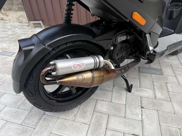 Black Piaggio NRG 2017 in Kaunas, with an engine capacity of 49.00 L and mileage of 18 thousand km for 1550 €, photo 5 on AUTOMOTO.COM.LV