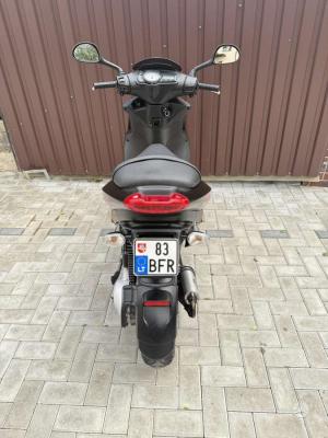 Черный Piaggio NRG 2017 в Каунас, объемом двигателя 49.00 л и пробегом 18 тыс. км за 1550 €, фото 6 на AUTOMOTO.COM.LV