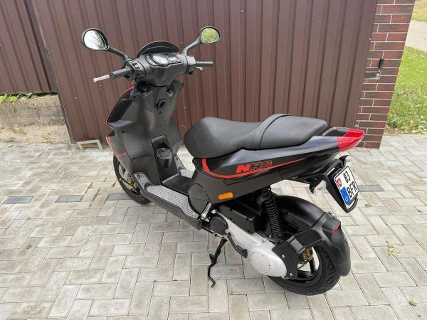 Black Piaggio NRG 2017 in Kaunas, with an engine capacity of 49.00 L and mileage of 18 thousand km for 1550 €, photo 7 on AUTOMOTO.COM.LV