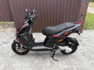 Черный Piaggio NRG 2017 в Каунас, объемом двигателя 49.00 л и пробегом 18 тыс. км за 1550 €, фото 9 на AUTOMOTO.COM.LV