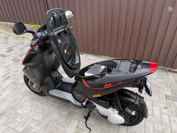 Black Piaggio NRG 2017 in Kaunas, with an engine capacity of 49.00 L and mileage of 18 thousand km for 1550 €, photo 10 on AUTOMOTO.COM.LV
