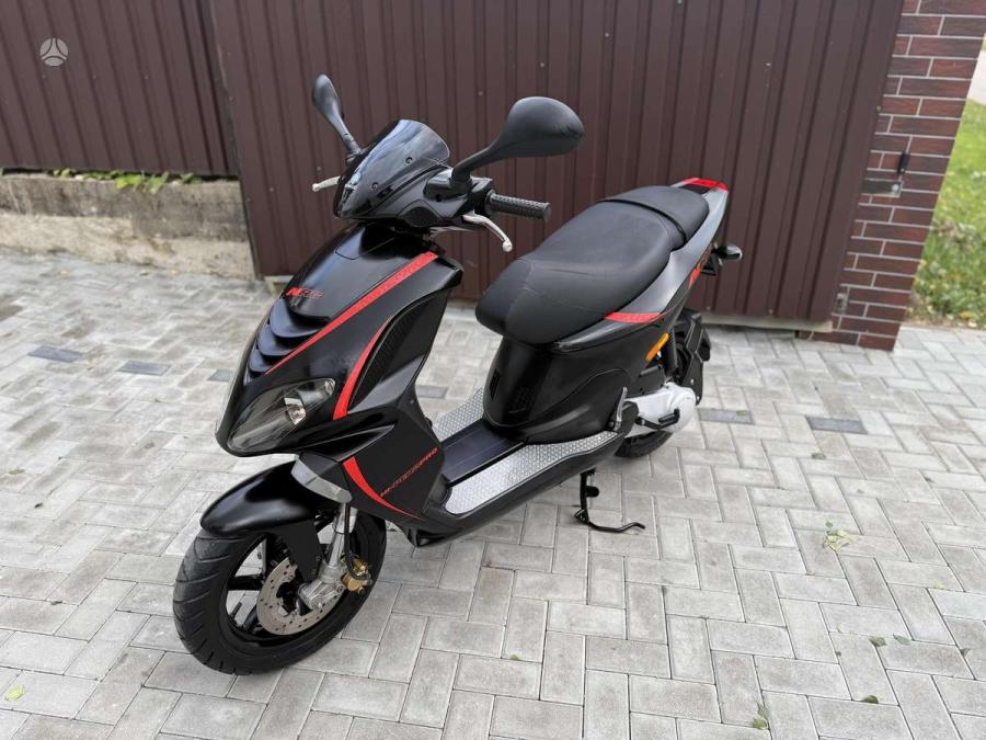 Черный Piaggio NRG 2017 в Каунас, объемом двигателя 49.00 л и пробегом 18 тыс. км за 1550 €, фото 11 на AUTOMOTO.COM.LV