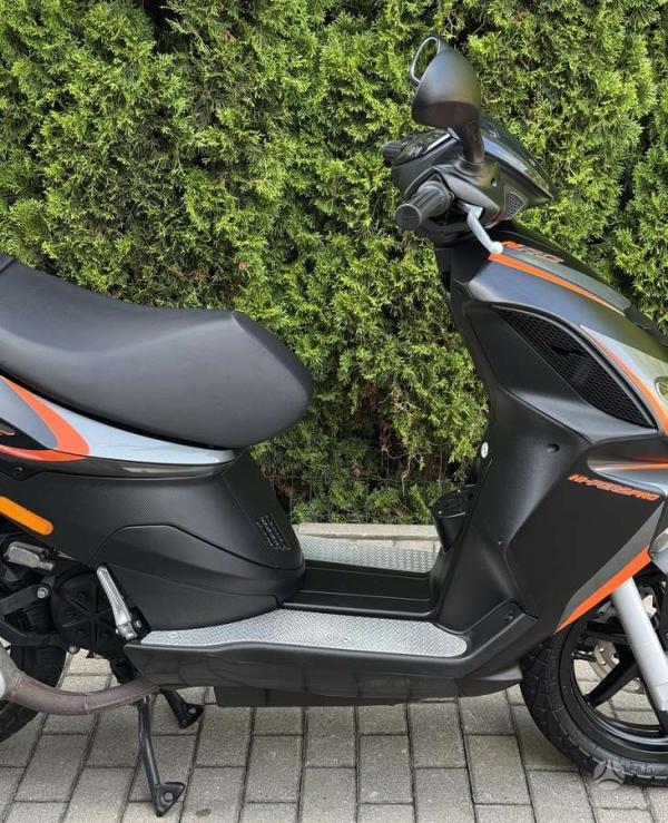 Черный Piaggio NRG 2018 в Мариямполе, объемом двигателя 49.00 л и пробегом 4 тыс. км за 1650 €, фото 6 на AUTOMOTO.COM.LV