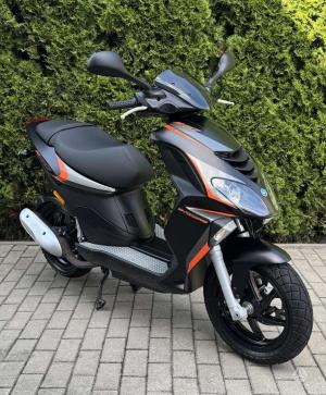 Черный Piaggio NRG 2018 в Мариямполе, объемом двигателя 49.00 л и пробегом 4 тыс. км за 1650 €, фото  на AUTOMOTO.COM.LV