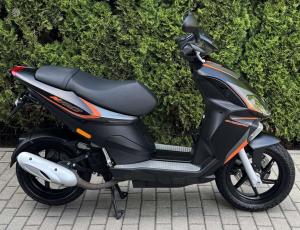 Черный Piaggio NRG 2018 в Мариямполе, объемом двигателя 49.00 л и пробегом 4 тыс. км за 1650 €, фото 4 на AUTOMOTO.COM.LV