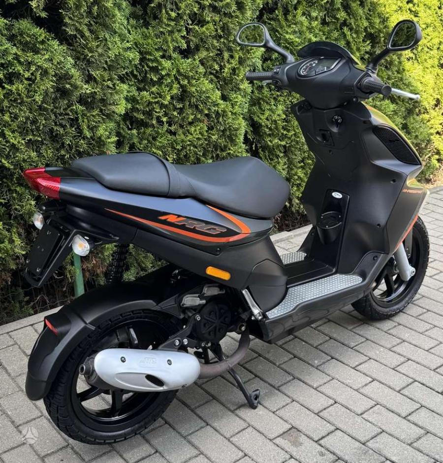 Черный Piaggio NRG 2018 в Мариямполе, объемом двигателя 49.00 л и пробегом 4 тыс. км за 1650 €, фото 5 на AUTOMOTO.COM.LV