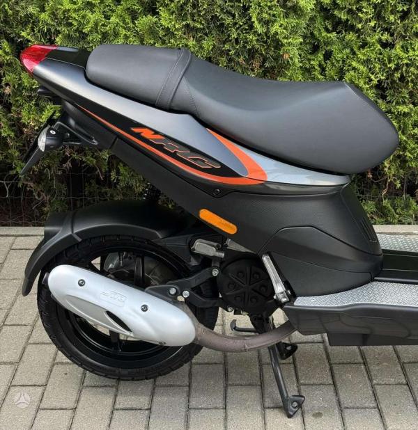 Черный Piaggio NRG 2018 в Мариямполе, объемом двигателя 49.00 л и пробегом 4 тыс. км за 1650 €, фото 5 на AUTOMOTO.COM.LV