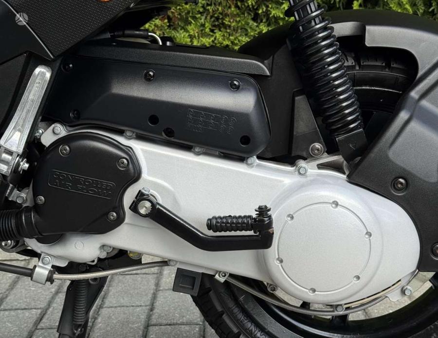 Черный Piaggio NRG 2018 в Мариямполе, объемом двигателя 49.00 л и пробегом 4 тыс. км за 1650 €, фото 33 на AUTOMOTO.COM.LV