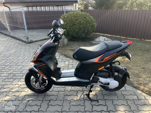 Black Piaggio NRG 2019 in Prienai, with an engine capacity of 0.05 L and mileage of 7 thousand km for 1950 €, photo 4 on AUTOMOTO.COM.LV