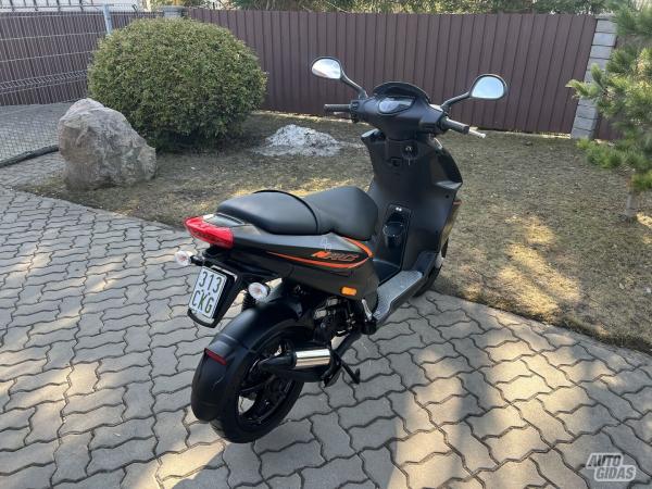 Black Piaggio NRG 2019 in Prienai, with an engine capacity of 0.05 L and mileage of 7 thousand km for 1950 €, photo 9 on AUTOMOTO.COM.LV