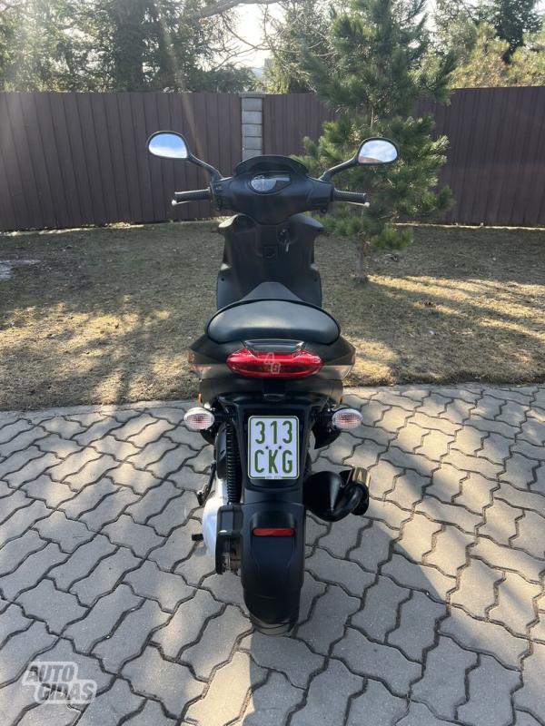 Black Piaggio NRG 2019 in Prienai, with an engine capacity of 0.05 L and mileage of 7 thousand km for 1950 €, photo 10 on AUTOMOTO.COM.LV