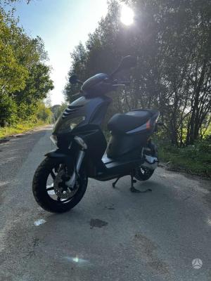Черный Piaggio NRG 2019 в Клайпеда, объемом двигателя 50.00 л и пробегом 9 тыс. км за 1950 €, фото  на AUTOMOTO.COM.LV