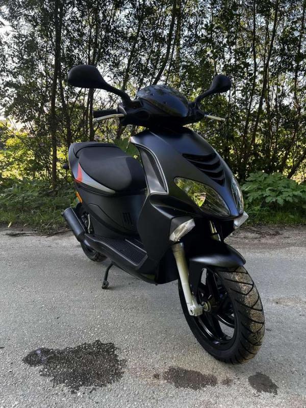 Черный Piaggio NRG 2019 в Клайпеда, объемом двигателя 50.00 л и пробегом 9 тыс. км за 1950 €, фото 2 на AUTOMOTO.COM.LV