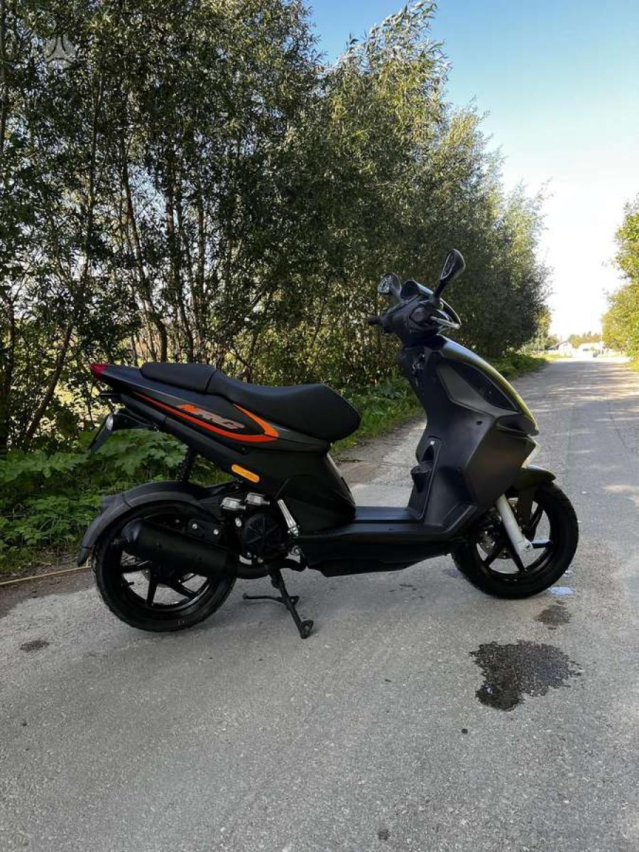 Черный Piaggio NRG 2019 в Клайпеда, объемом двигателя 50.00 л и пробегом 9 тыс. км за 1950 €, фото 4 на AUTOMOTO.COM.LV