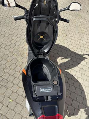 Melns Piaggio NRG 2019 Kauņa, ar dzinēja tilpumu 49.00 L un nobraukumu 17 tūkst. km par 1750 €, foto 6 vietnē AUTOMOTO.COM.LV