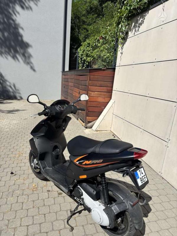 Black Piaggio NRG 2019 in Kaunas, with an engine capacity of 49.00 L and mileage of 17 thousand km for 1750 €, photo 9 on AUTOMOTO.COM.LV